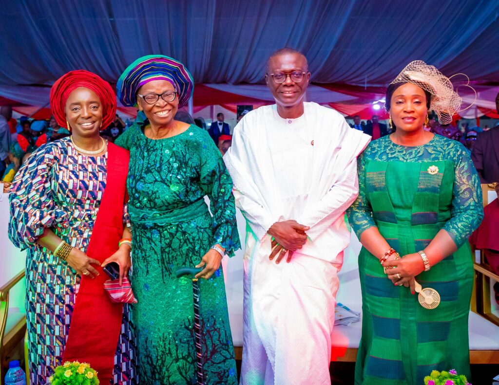 Photo: Sanwo-Olu, First Lady at the 2022 Lagos State Christmas Carol of ...