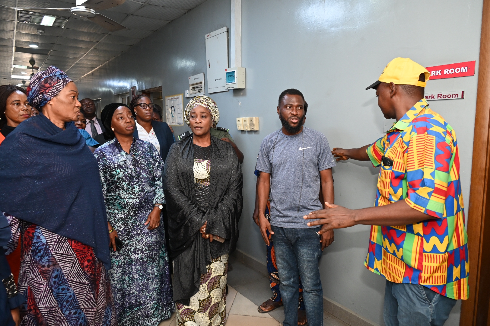 Tinubu’s wife, Lagos First Lady, others visit train crash victims ...